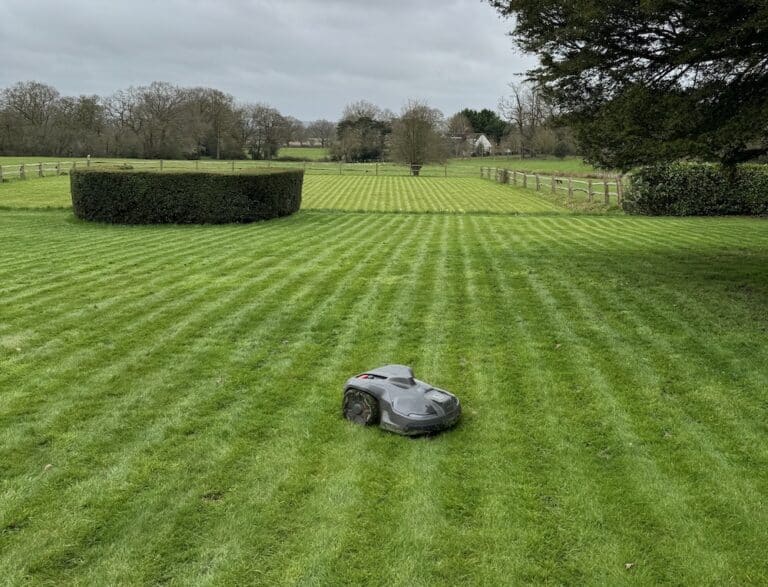 Boundary Wire-Free | Platts Robotics